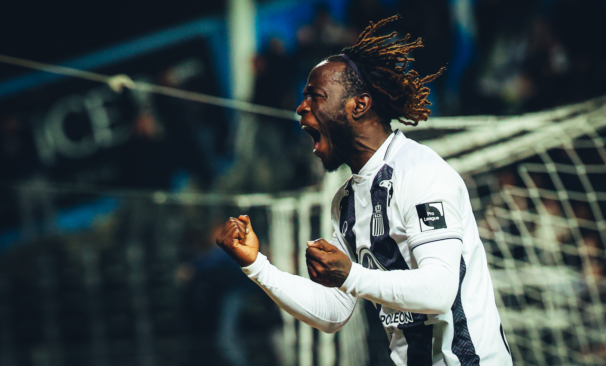 Parfait Guiagon prolonge jusqu’en 2028 ! - RCSC - Sporting de Charleroi